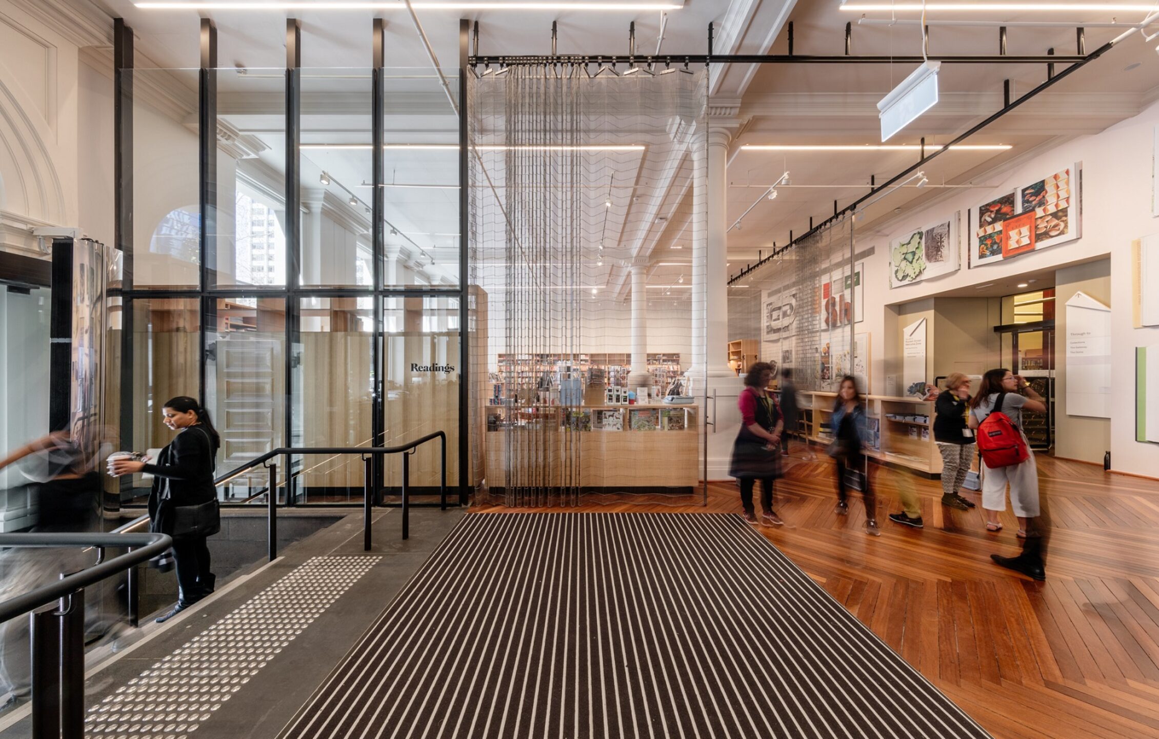 Projects | Magnificent lockable curtain for State Library | Twentinox
